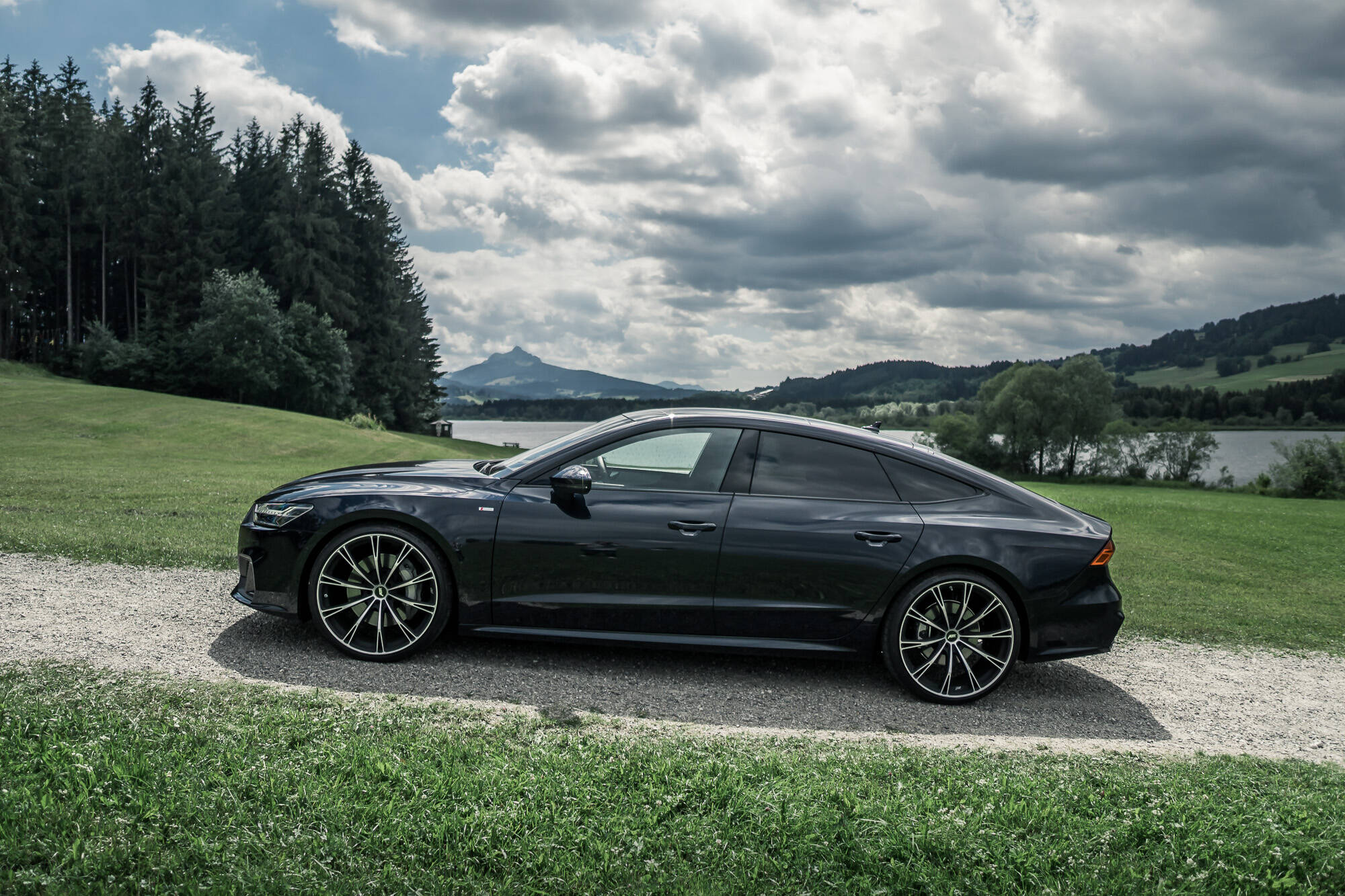 Number 55 extra-strong: ABT Audi A7 3.0 TFSI with 425 HP and 22 inch ...
