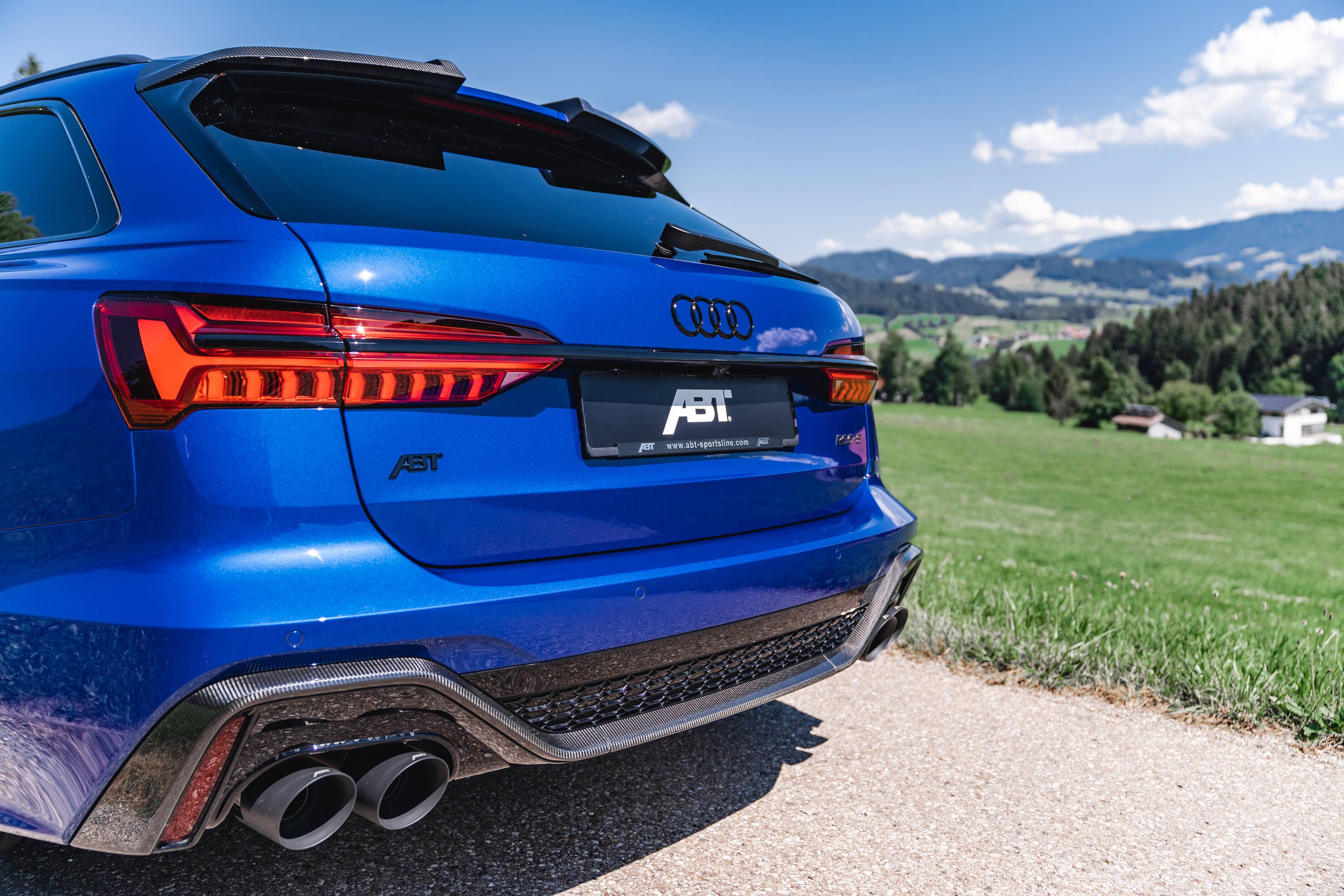 Perfect platform for ultimate high-performance station wagons - Audi ...